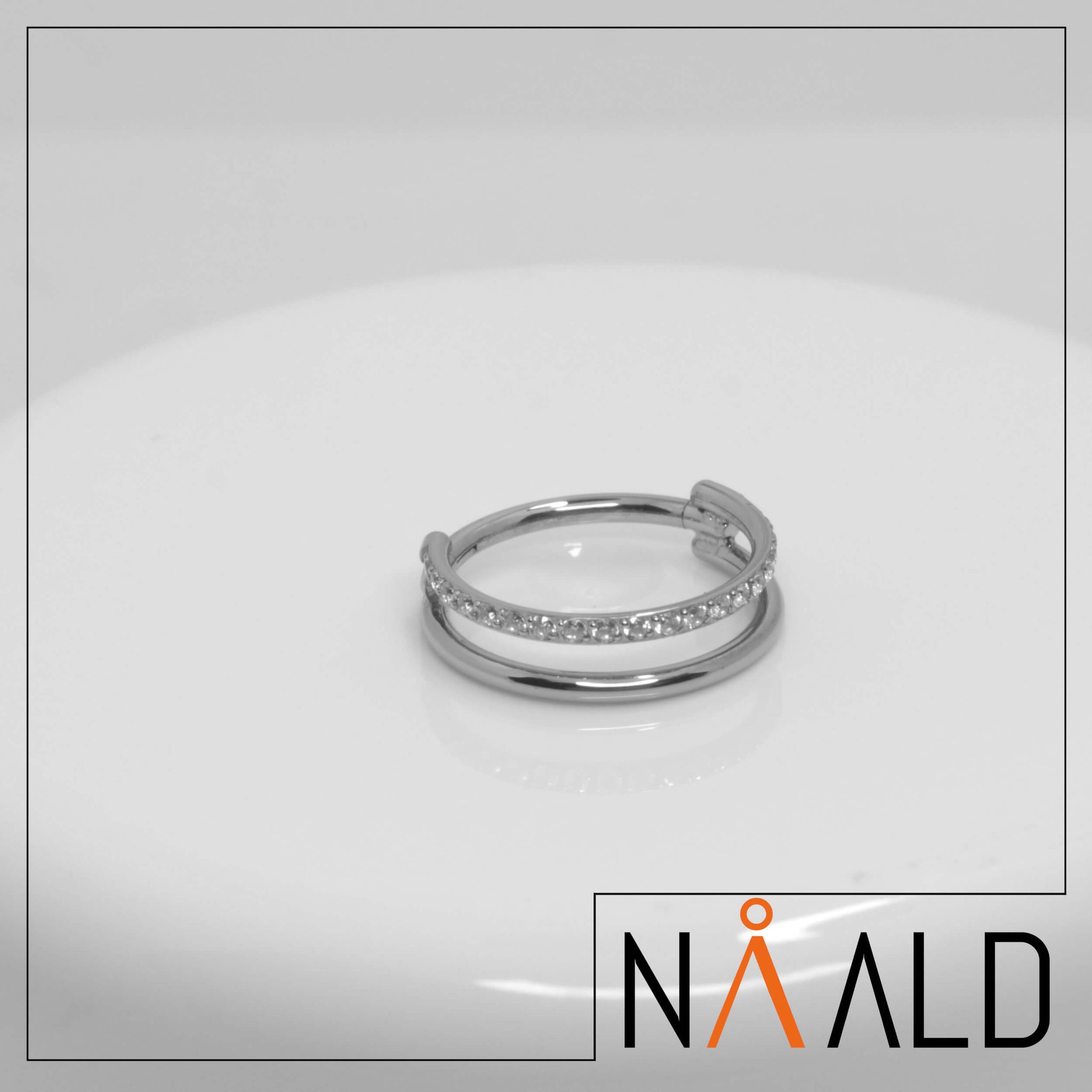 Anneau Double Piercing Hélix "Ravélia" - L'Élégance Moderne en Titane ...