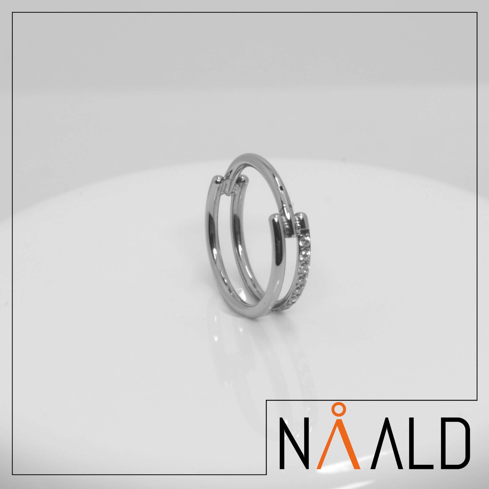 Anneau Double Piercing Hélix "Ravélia" - L'Élégance Moderne en Titane ...